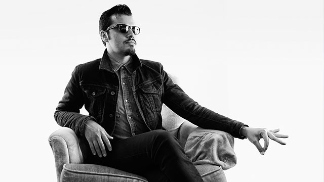 Song Premiere: Aaron Behrens and the Midnight Stroll - "Through Time"